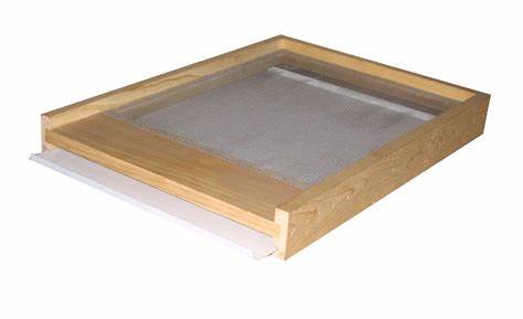 Screened Bottom Board | BRAWES Bee Farm LLC